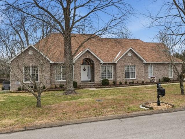 201 Victoria Ct, Tullahoma, TN 37388