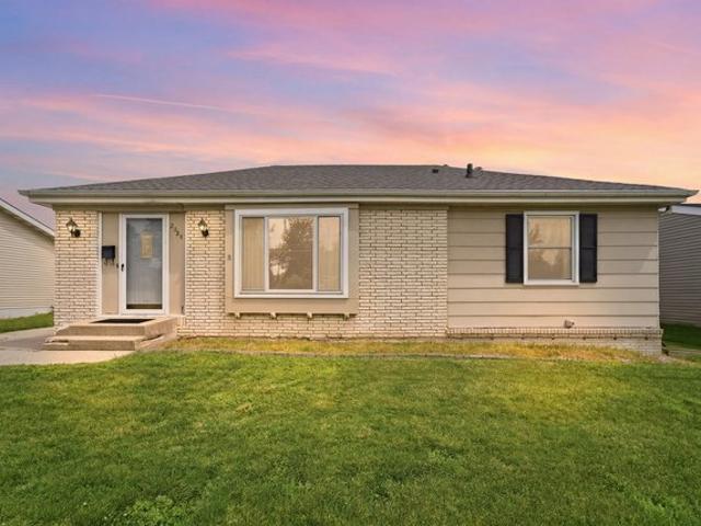 2024 N 4th Ave E, Newton, IA 50208
