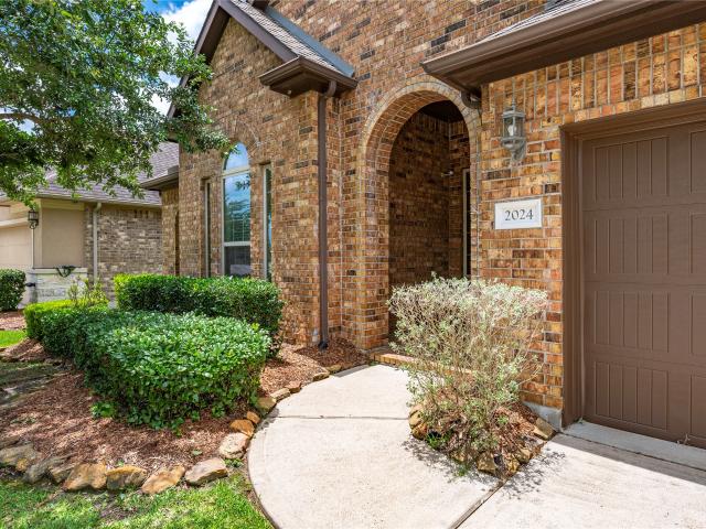 2024 Nogalas Lane