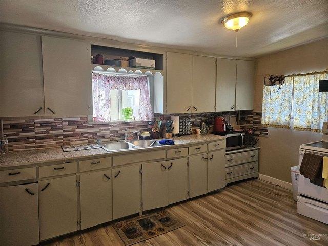 2024 Arthur St, Caldwell, ID 83605