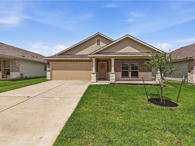 2024 Chief St, Bryan, TX 77807