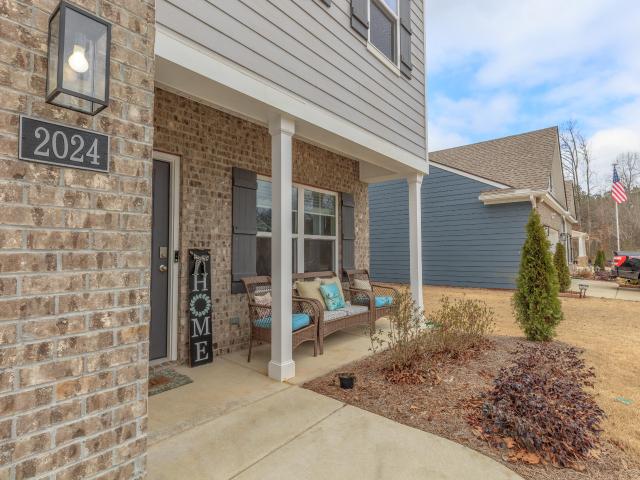 2024 Fairview Hills Drive NE