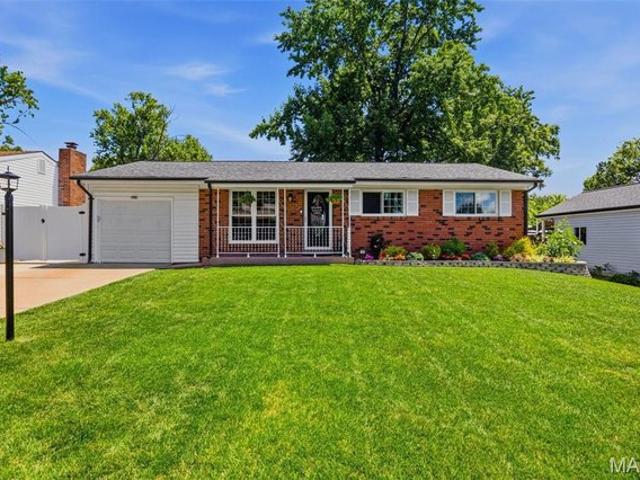2024 Janiculum Dr, Fenton, MO 63026