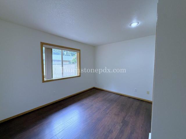 2024 POWELL 2 Bedroom Apartment for Rent at 14919 Se Powell Blvd, Portland, OR 97236 Centennial