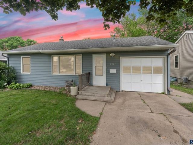 2024 S Willow Ave, Sioux Falls, SD 57105