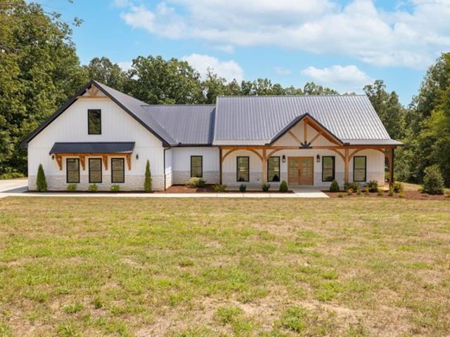 2024 Trace Creek Rd, Centerville, TN 37033
