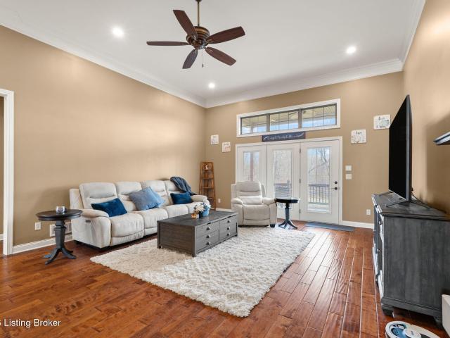 2024 Vincennes Pl