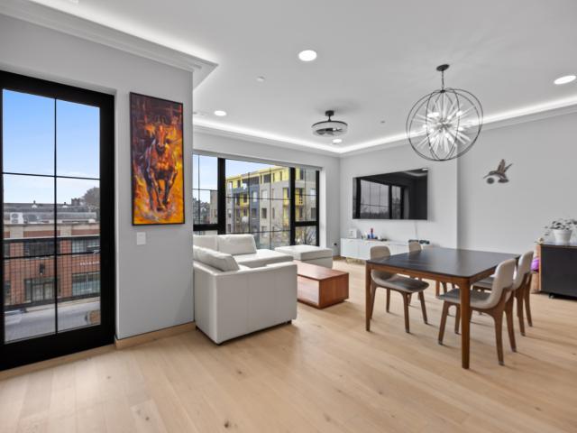 2024 W Irving Park Road # 302