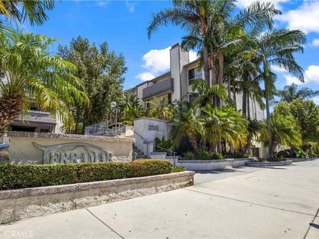 20253 Keswick St Apt 323, Winnetka, CA 91306