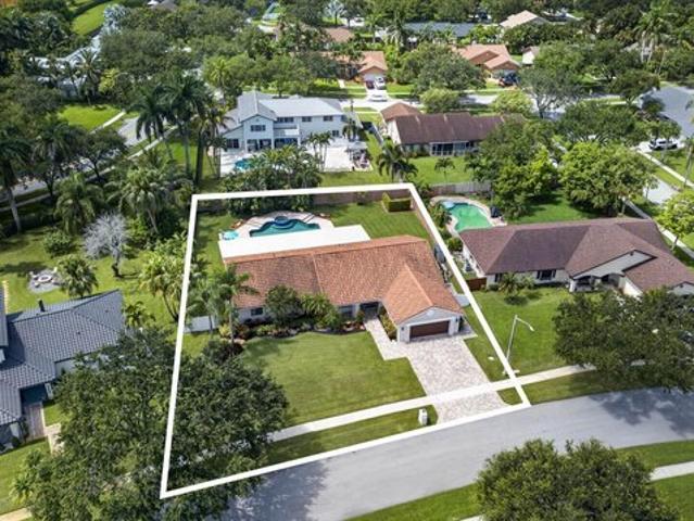 20250 NW 5th St, Pembroke Pines, FL 33029