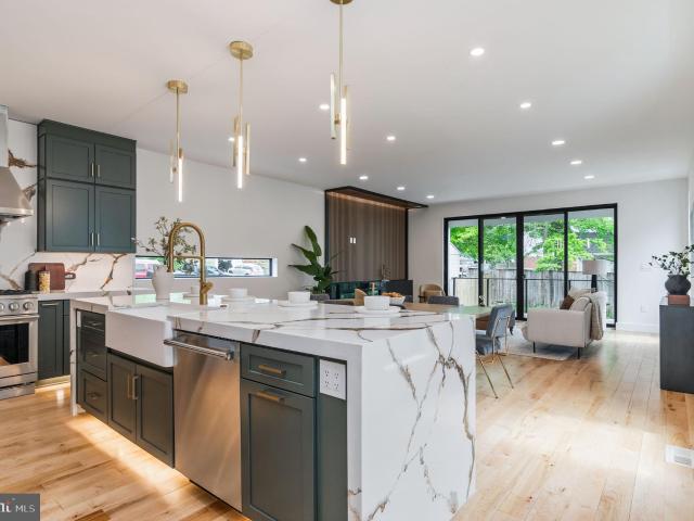 2025 N Emerson St, Arlington, VA 22207 | MLS #VAAR2071