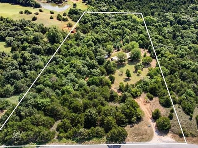 2025 Cherokee Dr, Calumet, OK 73014
