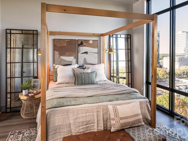 2025 Cleveland Avenue # Conservatory Penthouse