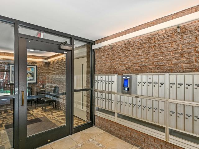 2025 E Greenwich Ave, Unit 110