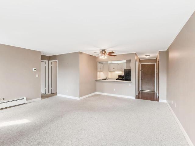 2025 E Greenwich Ave, Unit 117
