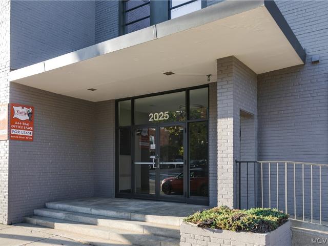 2025 E Main Street