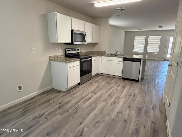 2025 e velvet place