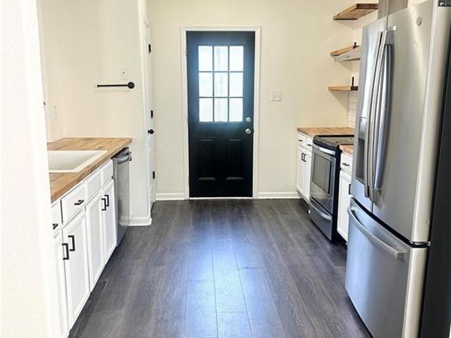 2025 English AVE