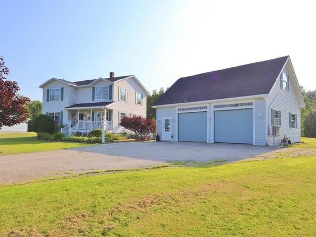 2025 Glenwood Ave, Hermon, ME 04401