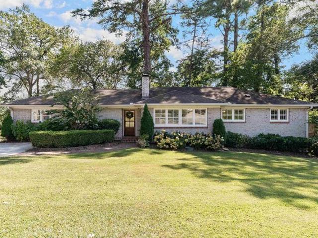 2025 Hickory Rd, Vestavia Hills, AL 35216