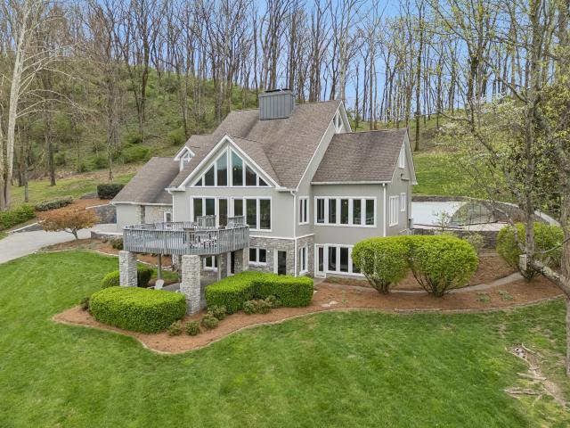 2025 Lynnwood Dr