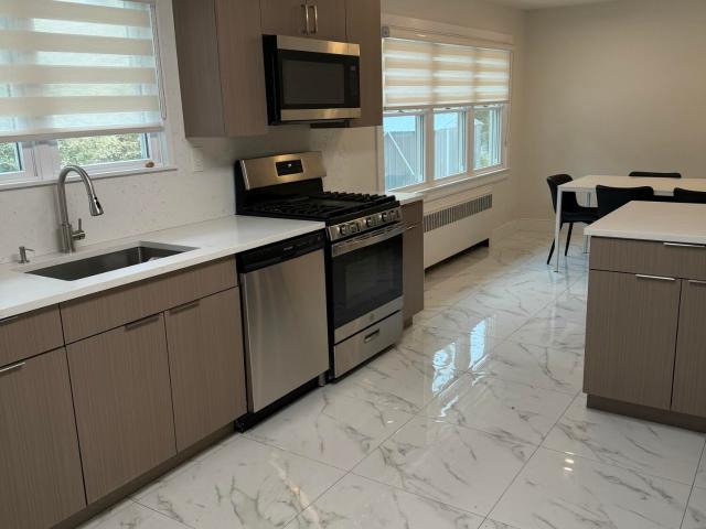 2025 Lesser Parkway