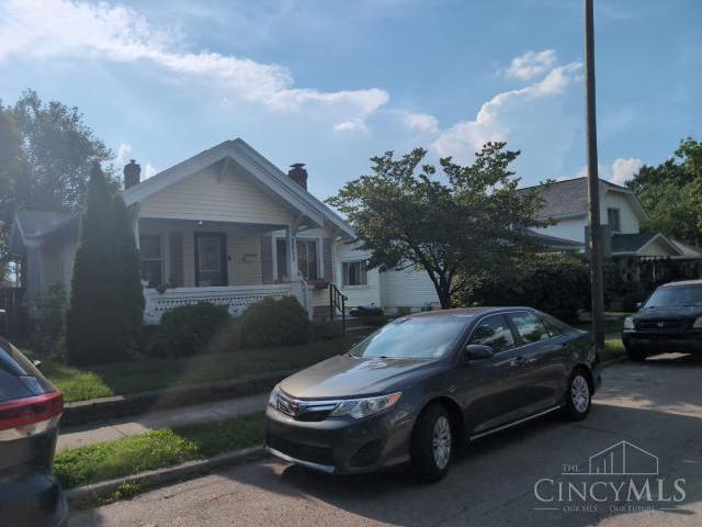 2025 Pershing Boulevard