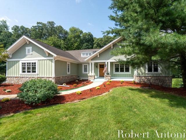 2025 Pine Nook Ct NE, Grand Rapids, MI 49525