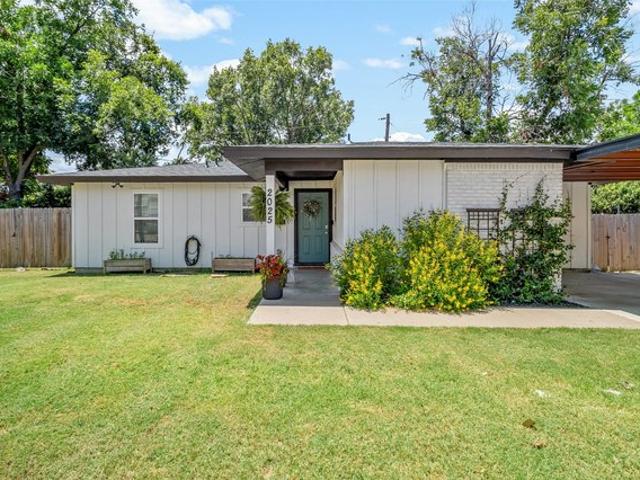 2025 SW Loop 820, Fort Worth, TX 76134