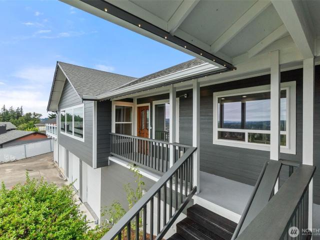 2025 5th Street SE