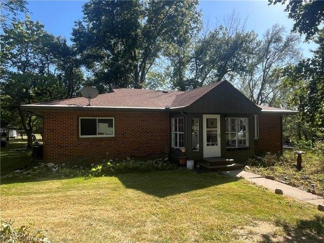 20269 McLouth Rd, Tonganoxie, KS 66086