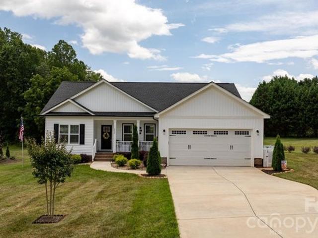 2026 Crestdale Ln, Newton, NC 28658