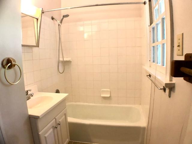 2026 Iuka Ave. Studio Apartment for Rent at 2026 Iuka Ave, Columbus, OH 43201 Iuka Ravine