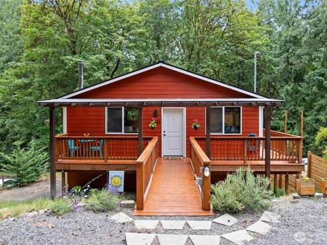 2026 Island Dr NW, Olympia, WA 98502