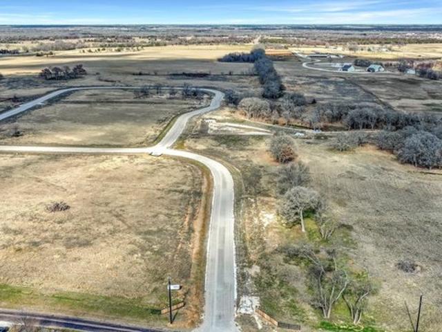 2026 Sundance Rd, Whitesboro, TX 76273
