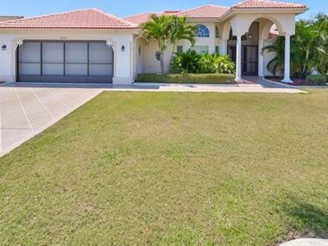 2027 New Bedford Dr, Sun City Center, FL 33573