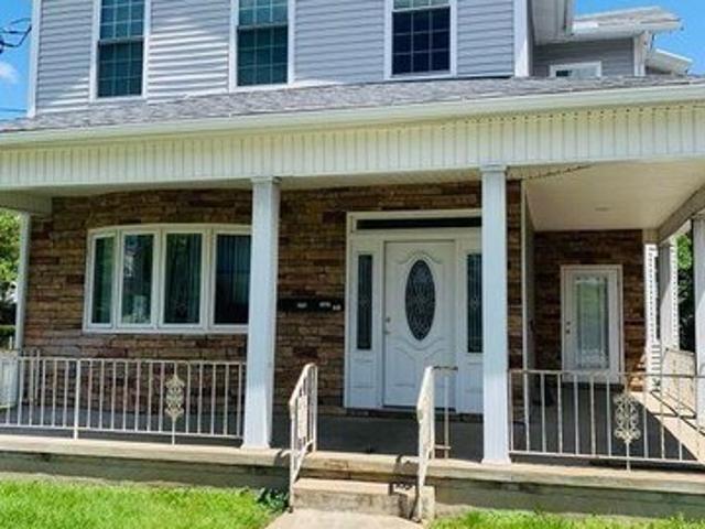 2027 Green Ridge St, Dunmore, PA 18512