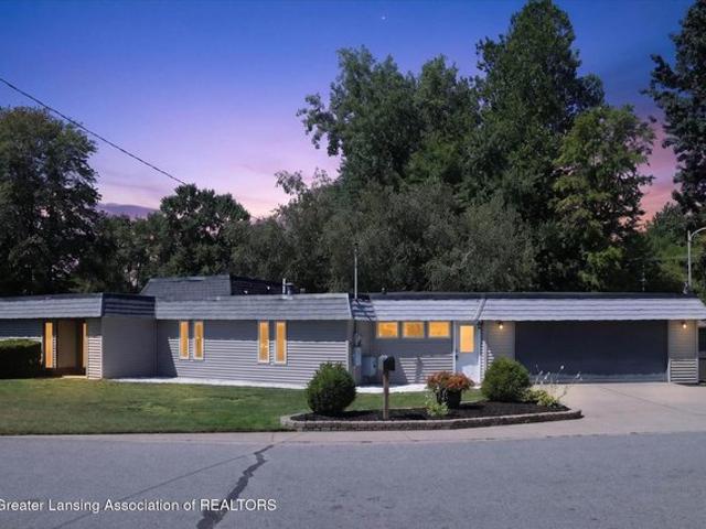 2027 Island Dr, Wayland, MI 49348