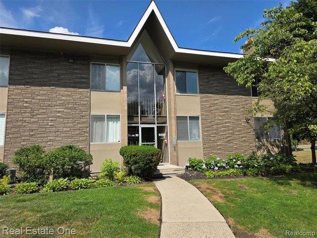 2027 Klingensmith Rd Unit 70, Bloomfield Hills, MI 48302