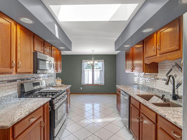 2027 Lucas Parkway
