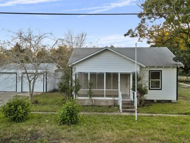 2027 Scott St, La Marque, TX 77568