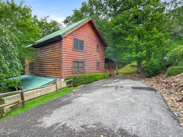 2027 Smoky Cove Rd