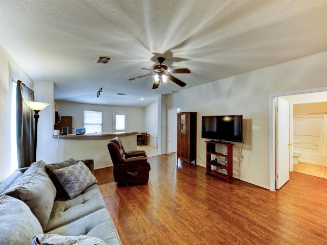 2027 Wooded Oaks Drive
