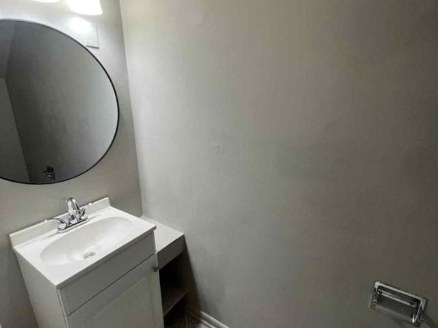 2027, 2037 S River St 2 Bedroom Apartment for Rent at 2037 2027, 2037 S River St, Carthage, MO 64836