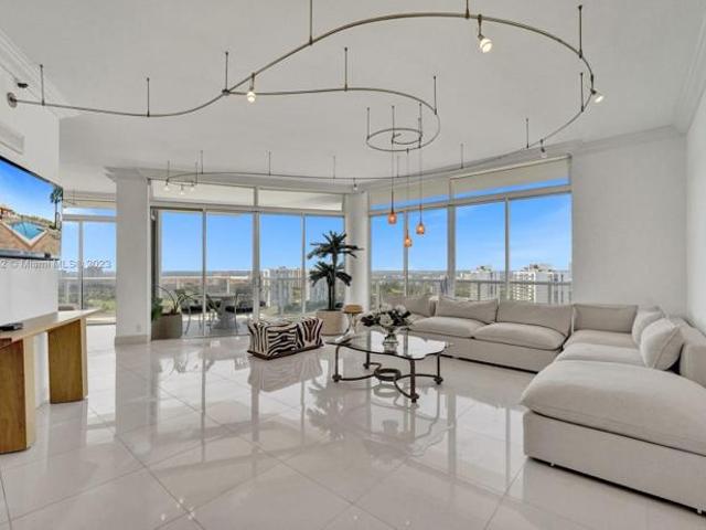 20281 Country Club Dr E #Tw7, Aventura, FL 33180