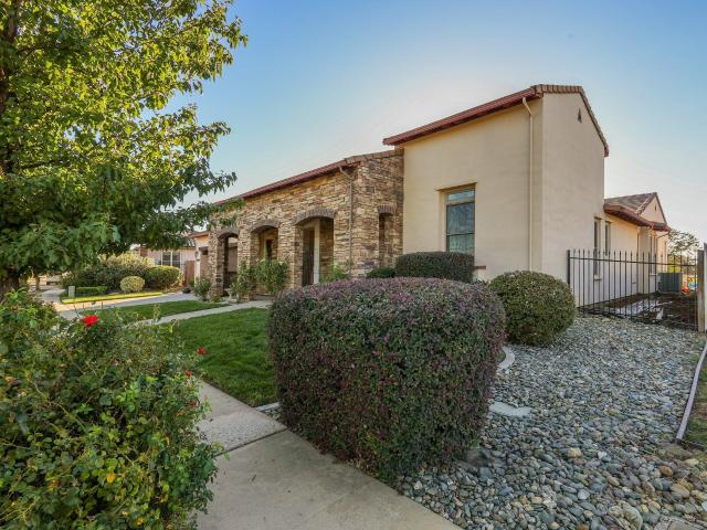 20284 Domaine Place