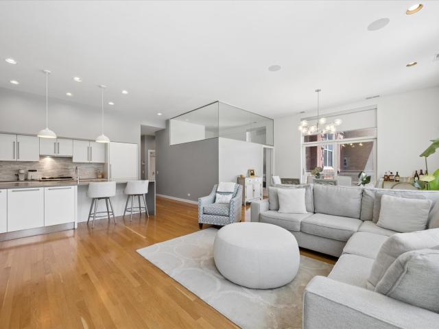 2028 W Division Street # 201