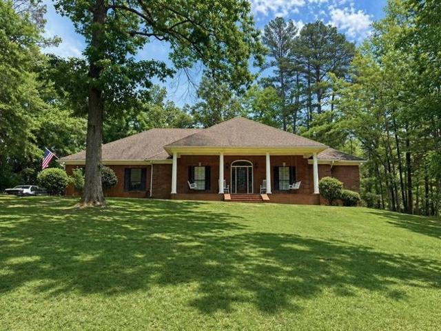 2028 Wooded Dr, Grenada, MS 38901