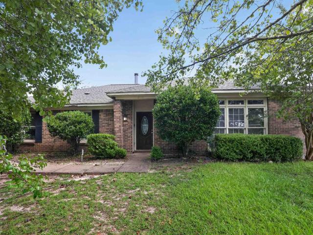 2028 Woodmere Loop
