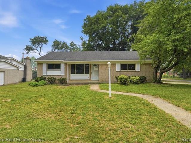 20291 Lacrosse Ave, Southfield, MI 48076